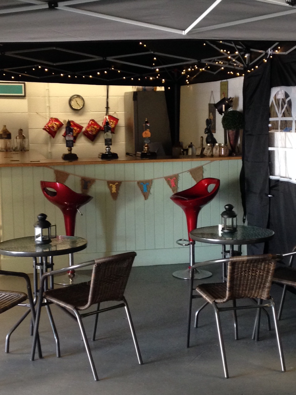 Friday Fuggle Bar - Real Ale from Sheffield Brewery | Fuggle Bunny Brew ...